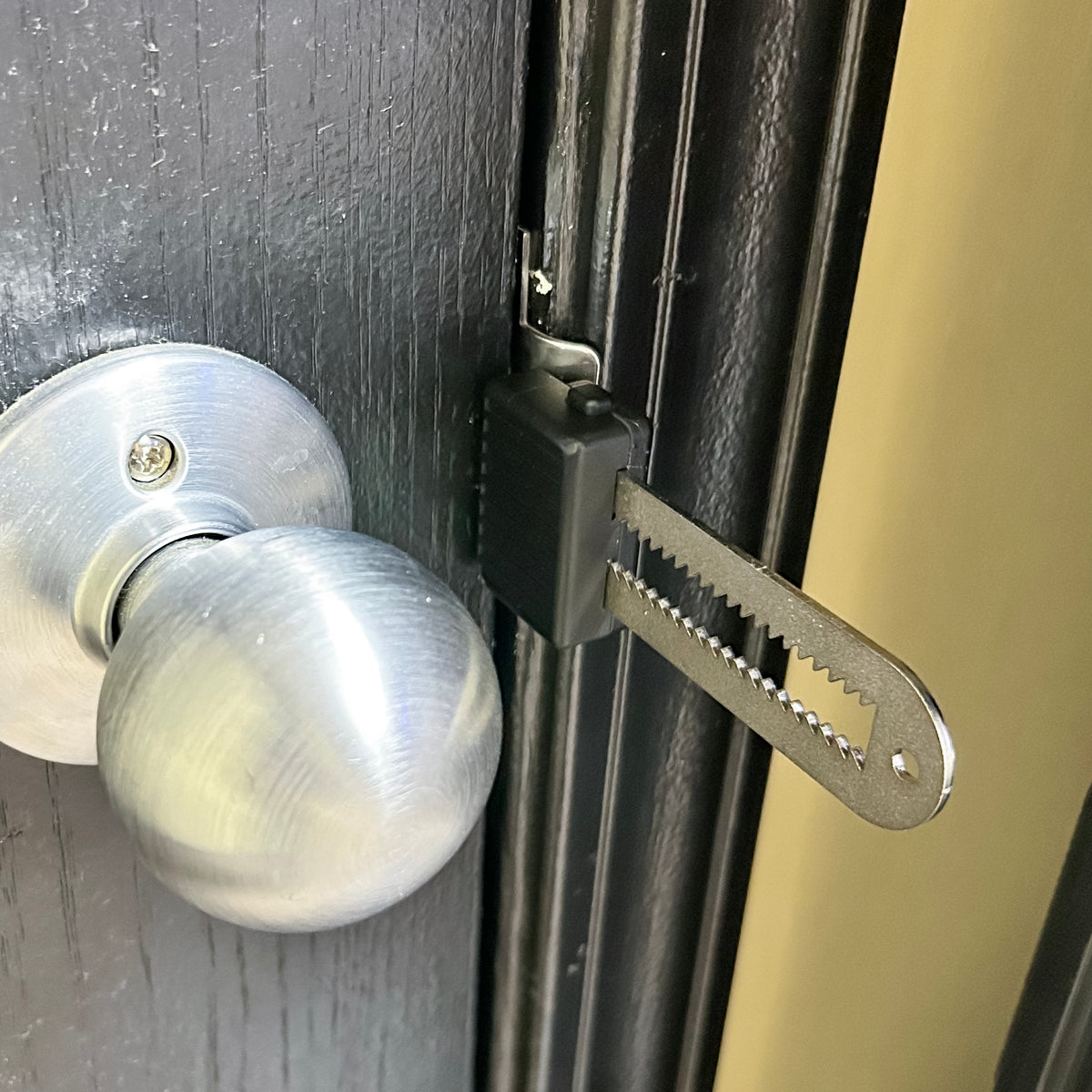 QuickJam Universal Portable Door Blocker – Streetwise Security Products